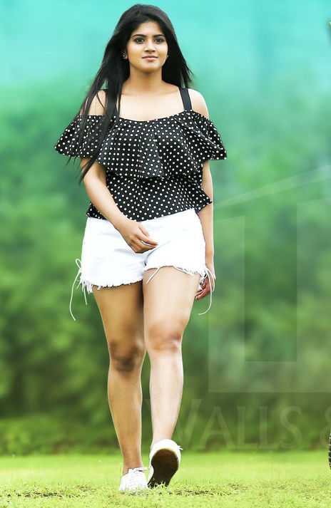 మేఘ ఆకాష్ Photos & Images # 5292 - Filmibeat Telugu