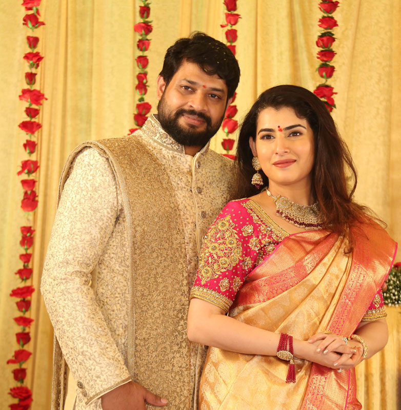 అర్చన వేదశాస్త్రి Photos & Images # 2113 - Filmibeat Telugu