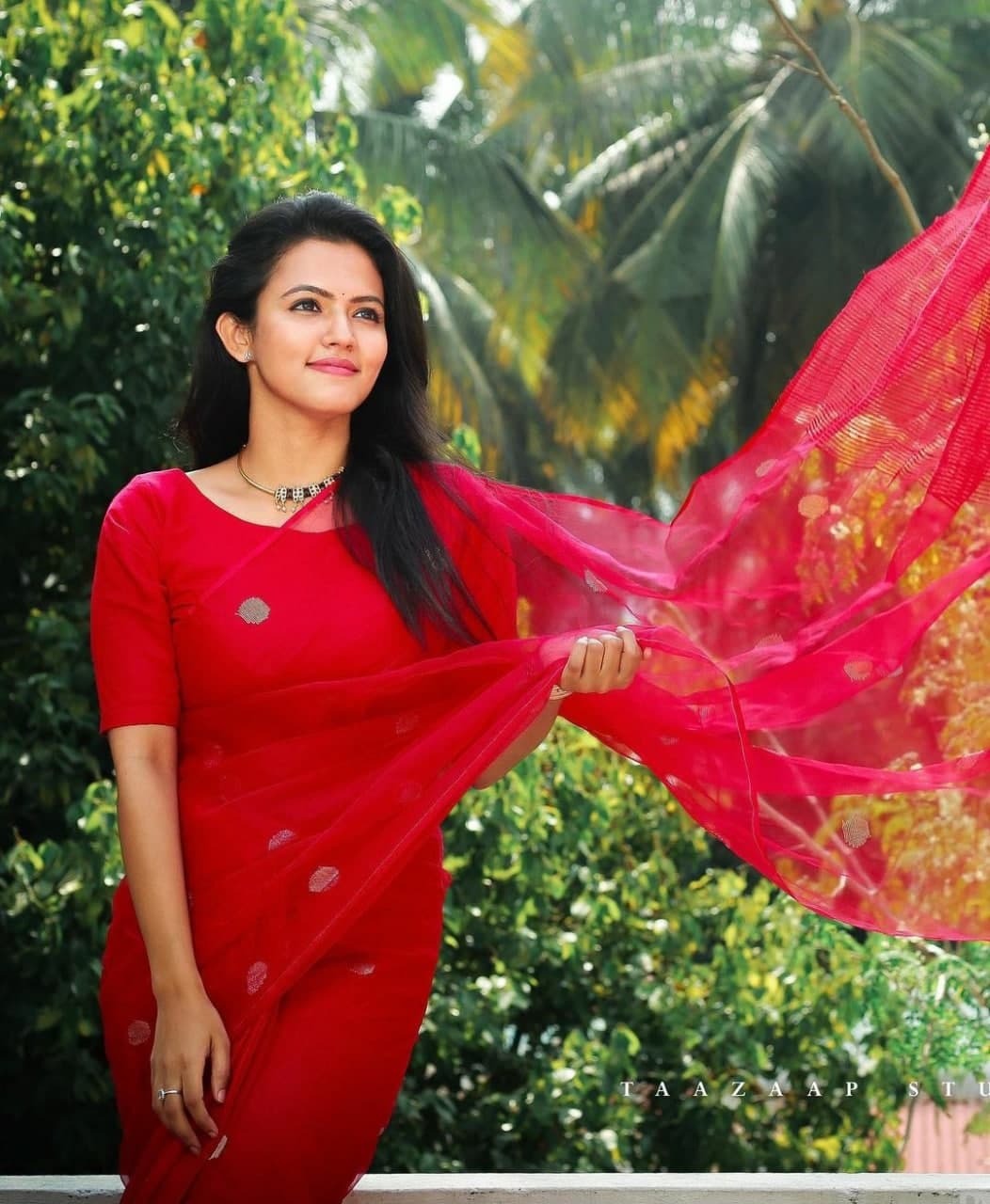 అపర్ణా దాస్ Photos & Images # 8605 - Filmibeat Telugu