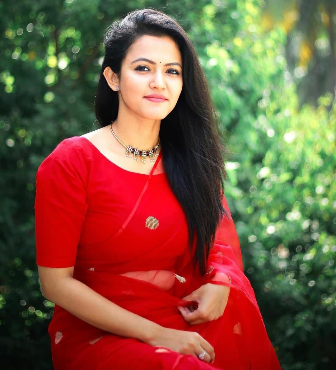 అపర్ణా దాస్ Photos & Images # 8610 - Filmibeat Telugu