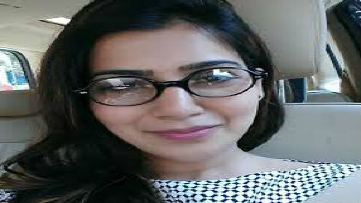 సమంత లుక్ అదిరింది(ఫోటో) | Hot Samantha with Spects - Telugu Filmibeat