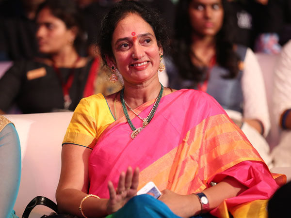 అన్నీ బద్దల్: నా కొడుకు ప్రభాస్ అద్భుతంగా నటించాడు | Krishnam Raju's ...