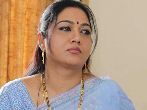 వాళ్ల జీవితాలు నాశనం చేయొద్దు: నటి హేమ సంచలన కామెంట్స్! | Actress Hema ...