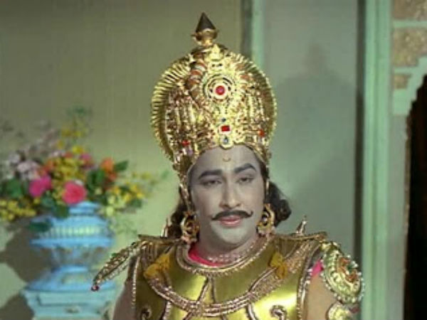 మోహన్ బాబు మా నాన్న కాళ్లు పట్టుకున్నారు: కారణం చెప్పిన రాజా రావు ...