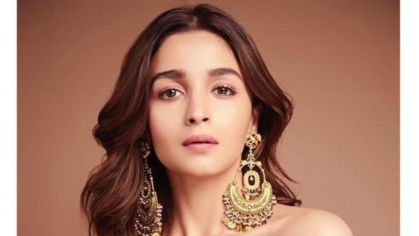 ఆలియాభట్ ఇంట్లోకి పాము దూరి.. ఊహించని అతిథి అంటూ పోస్టు | Big Snake ...