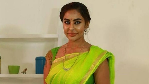 శ్రీరెడ్డి నిర్మాతకు బెదిరింపు కాల్స్.. అంతు చూస్తామంటూ వార్నింగ్ ...