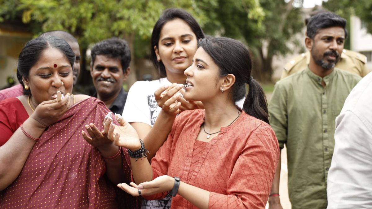 Soppana Sundari Review: అదిరిపోయే కామెడీ ట్విస్టులతో తల్లీకూతుళ్ల కథ ...