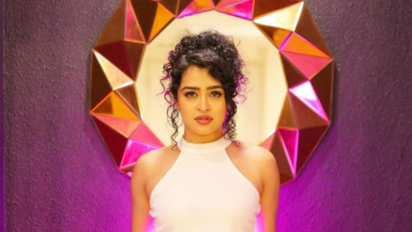 Apsara Rani: శృంగార భంగిమలతో ఆర్జీవీ పాప అప్సర.. లోదుస్తుల్లో అన్నీ ...