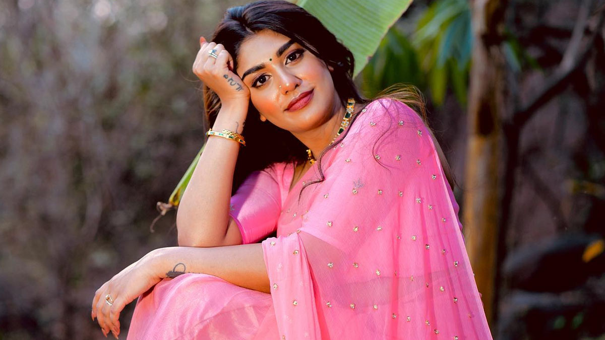 తొలిసారి బికినీలో సుప్రిత.. అందాల ప్రళయం అంటే ఇదేనేమో! | Surekha Vani ...